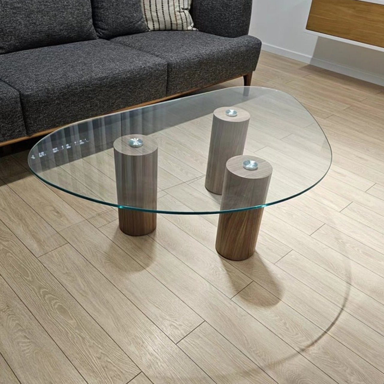 Chavle Chairs & Tables